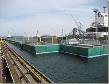 Pictures of TEPCO’s War Room and Mega-Float